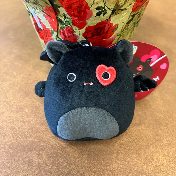Squishmallows | Toys | Nwt Squishmallows 35 Emily The Bat Clip ...